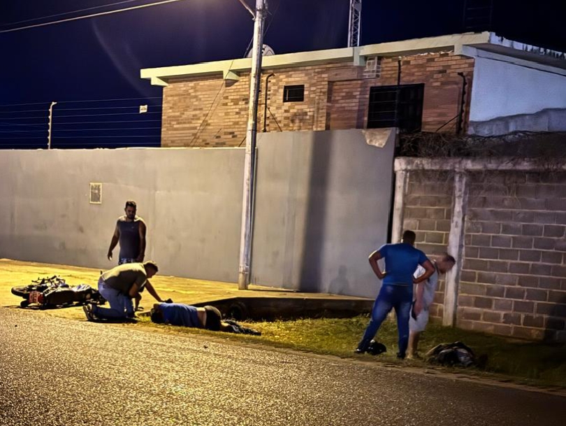 Dos motorizados heridos al ser impactados por un vehículo en Parare ...